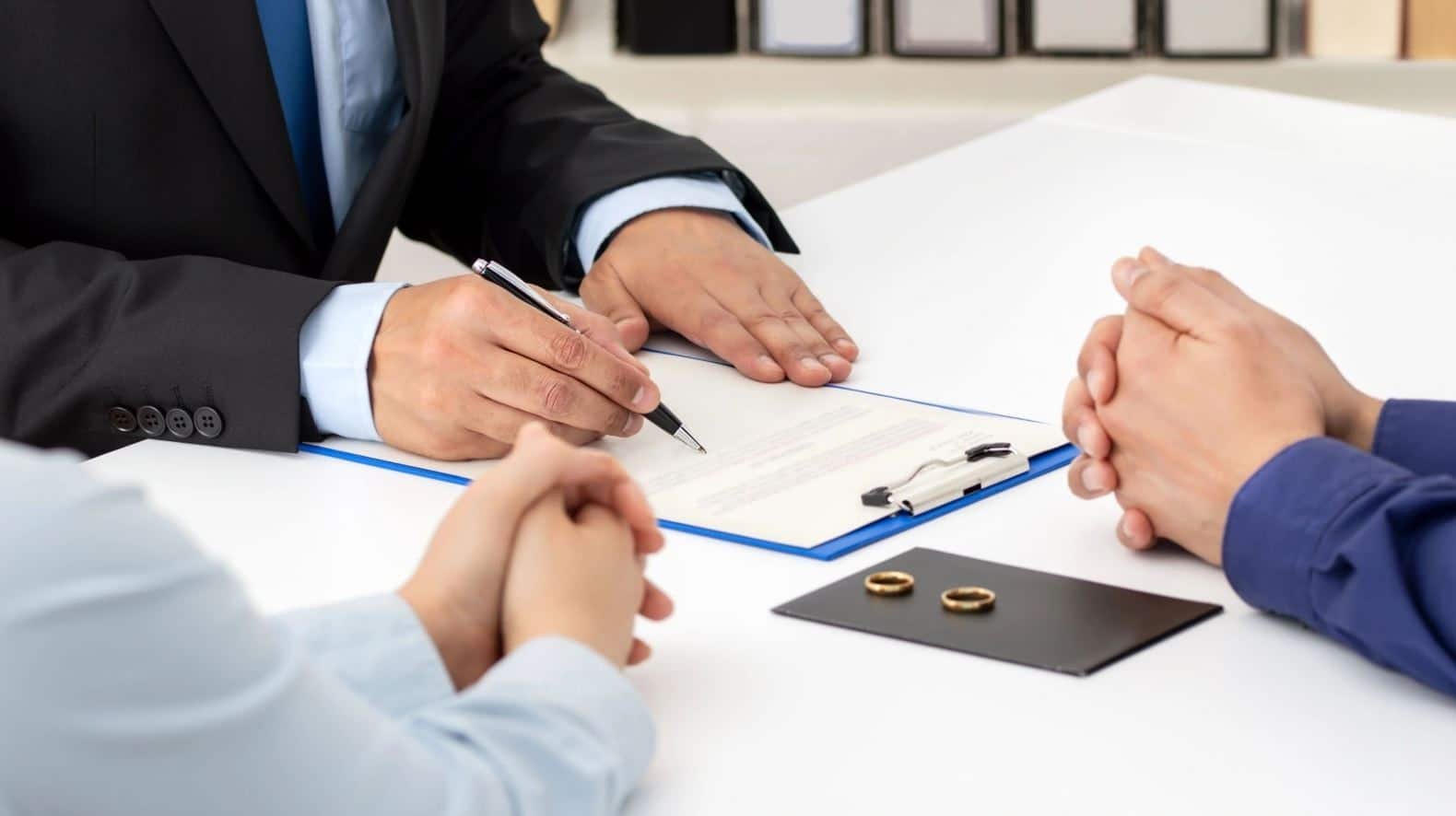 Divorcio en Chile 2026: Tipos, Requisitos y Trámites | Atención Chilena